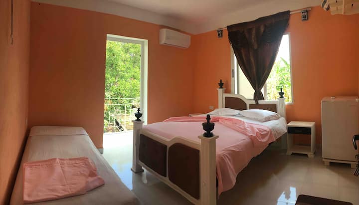 Casa Yurkenia Y Lila. Nuevo - Vinales