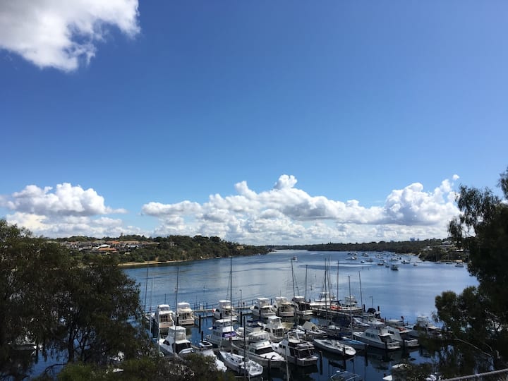 Cool East Fremantle Townhouse (3.5 Bedroom) - Cottesloe