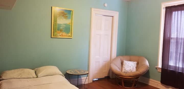 Bright And Spacious Room In A Large Victorian Home - Scranton, PA