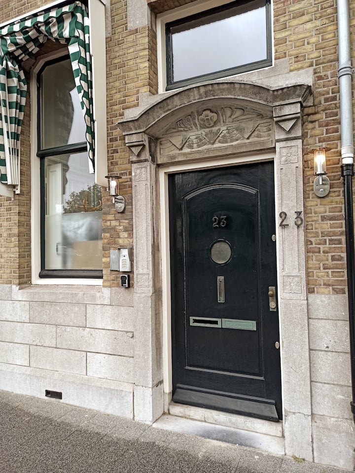 ***** Big Luxurious Townhouse Apartment - Scheveningen