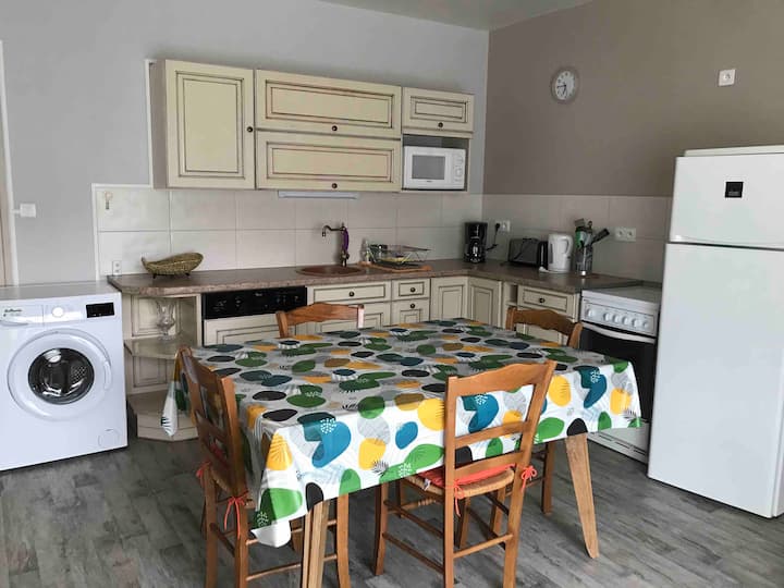 Logement Idéalement Situé, Calme Sans Vis A Vis - Riom