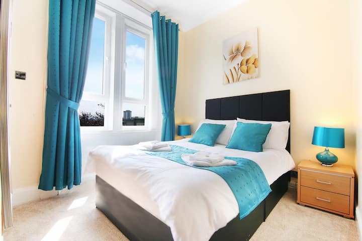Townhead Gallery Apartments, Nr Glasgow Int Airport - Paisley
