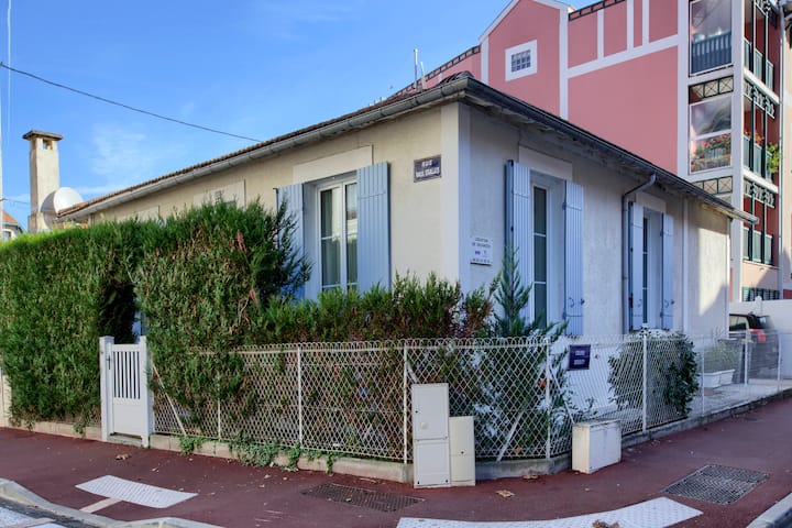 Maison Centre Ville Près De La Mer à Arcachon. - Arcachón