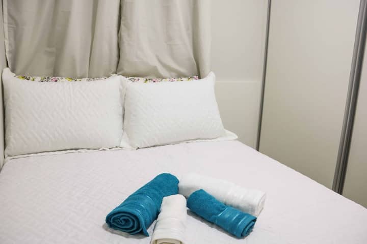 Apartamento De 2 Quartos Na Avenida Sete De Setembro Entre O Shopping Curitiba E O Estação - Curitiba