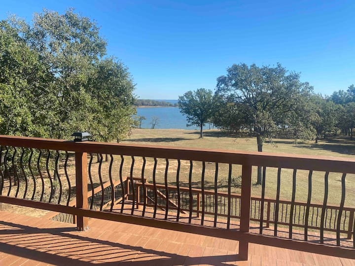 Gorgeous, Lake Texoma 3 Story Waterfront Home! - Lake Texoma