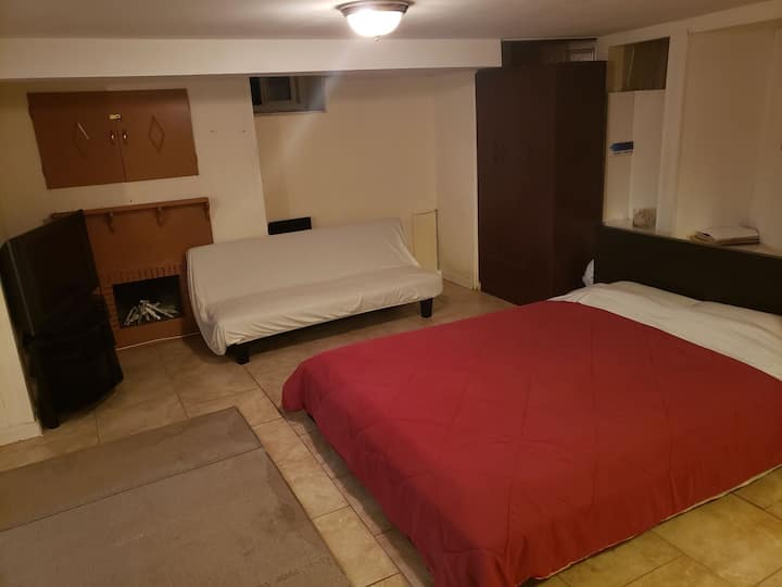 Independent 1-bedroom Basement Apartment - Nueva York, NY