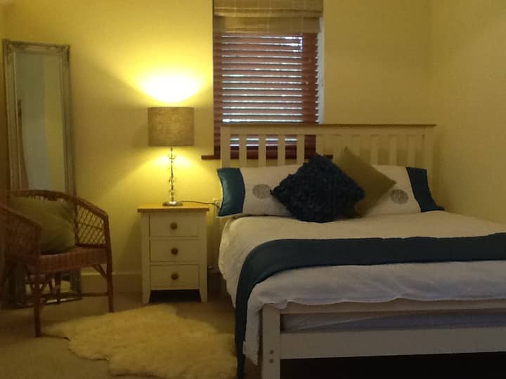 Bantry On The 'Wild Atlantic Way', Sleeps 1-4 - Bantry