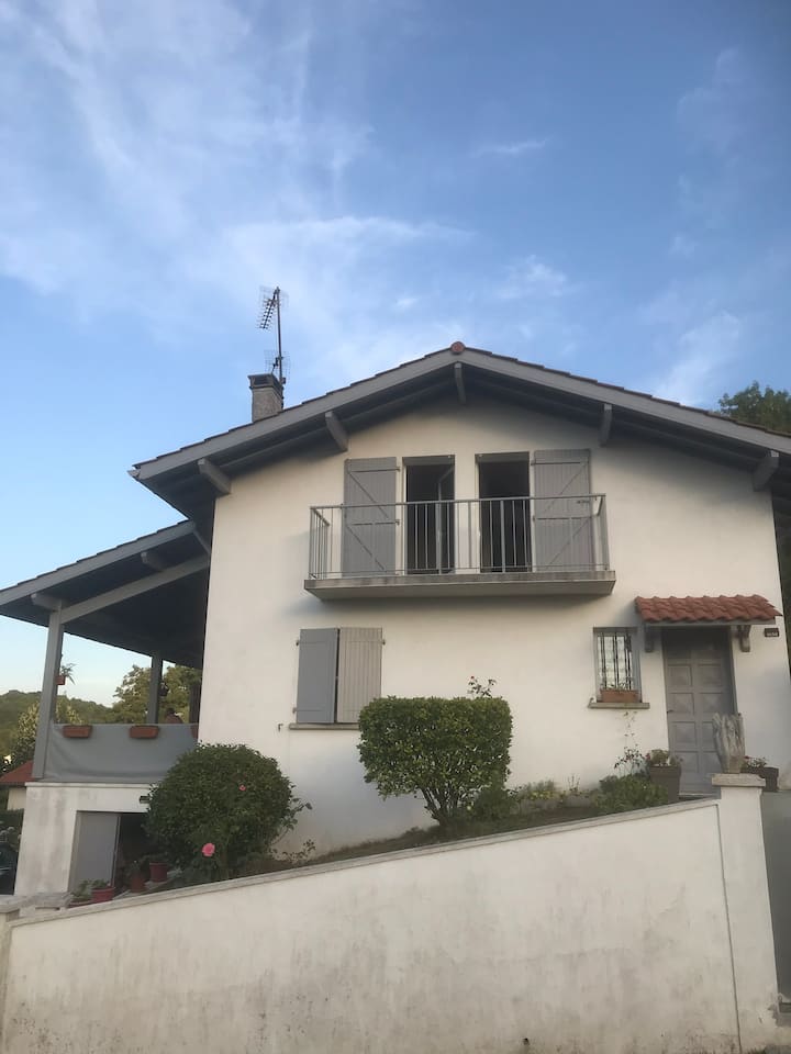 Louez L’étage D Une Maison Basque à 5mn De Bayonne - Cambo-les-Bains