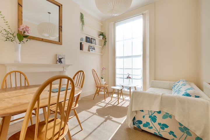 Sunny First Floor Flat With Sash Windows - Londres