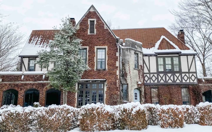 Historic Midtown Chateau + Guest House - Sleeps 19 - Memphis, TN