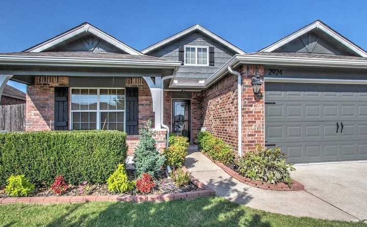 Broken Arrow: Golf Course View, Family-friendly - Tulsa, OK