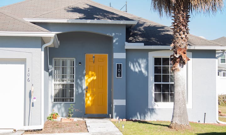 Conveniently Located 15 Miles From Disney! - Davenport, FL