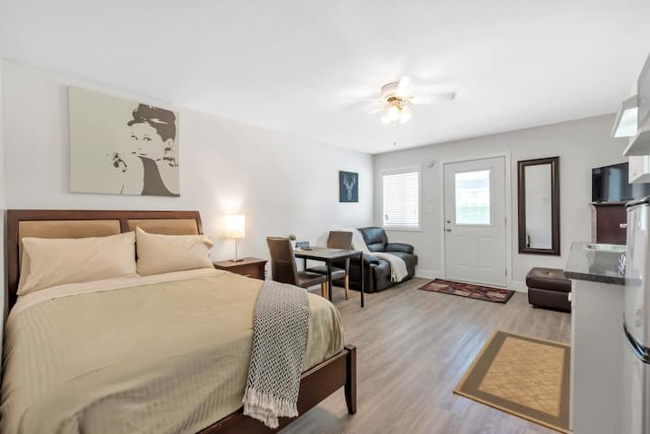 Executive Yvr Stays - Delta