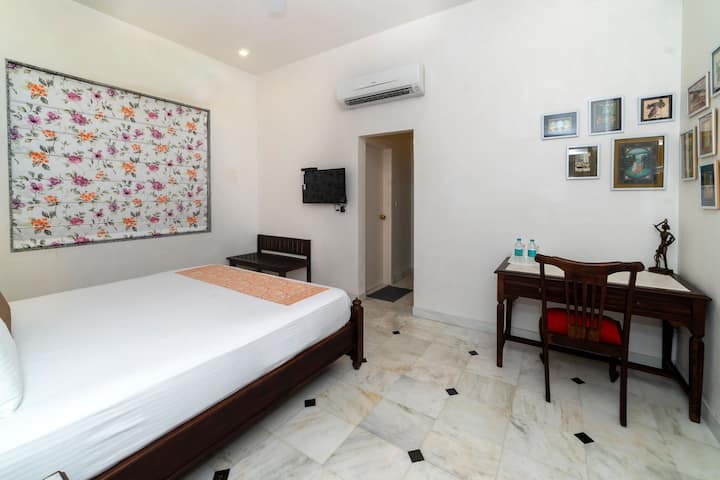 Queen Room Nahar Niwas - Udaipur