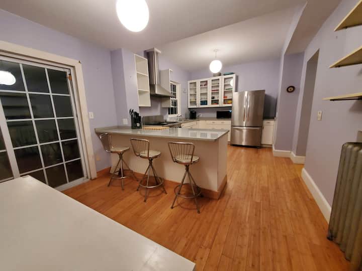 Huge Private Suite With Private Bathroom - Springfield, MA