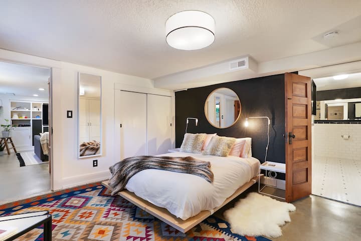 The Spot On Prescott: A Ne Pdx Artist Oasis - Portland, OR