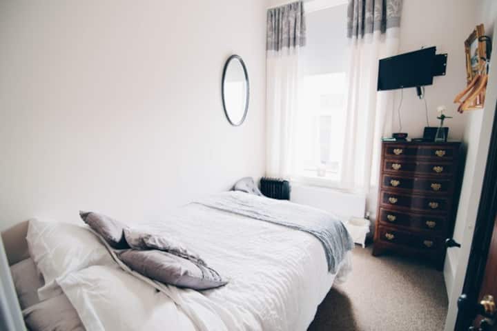 Cozy Ensuite Single Room In Heart Of Portrush - Portrush