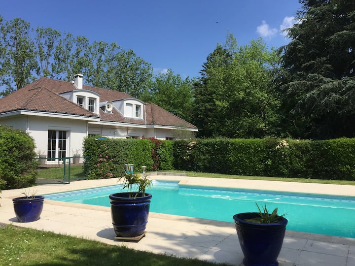 Bed&breakfast (2 Chambres) - Maison Avec Piscine - Cholet