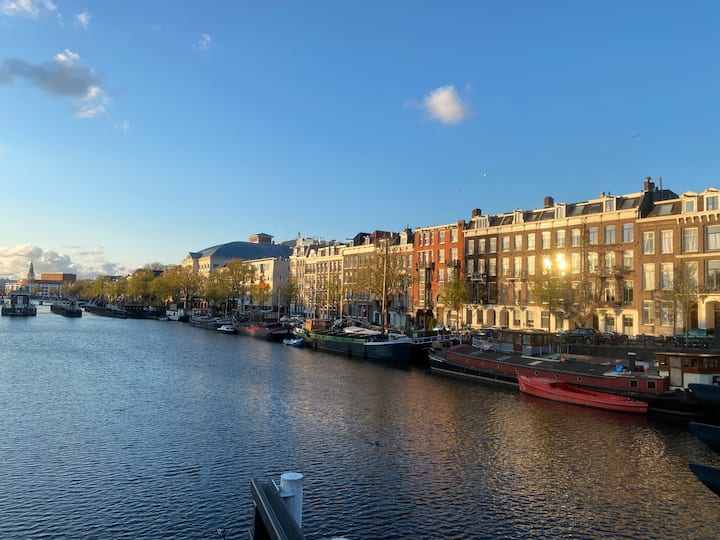 Central And Spacious Apt With River View + Garden - Amsterdam