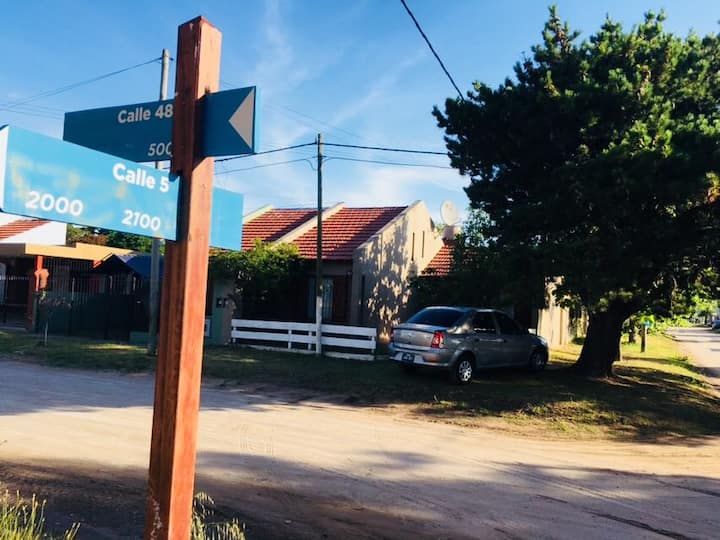 Cálido Y Acogedor Chalet En Santa Teresita - Santa Teresita
