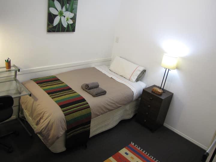 King Single Bdrm Near Hospital & Smales Farm - Auckland