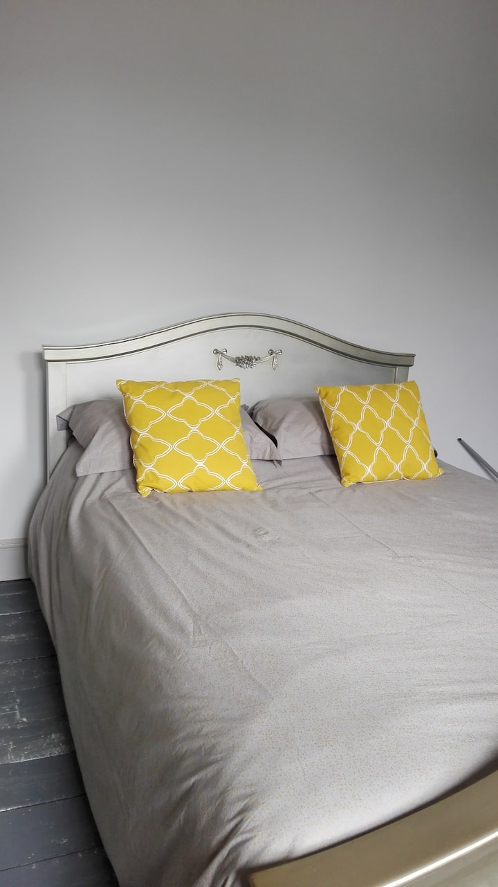 Quirky Room, By Waterfront - Plymouth