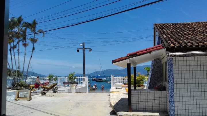 Apartamento Em Condomínio Fechado A Beira Mar - Angra dos Reis