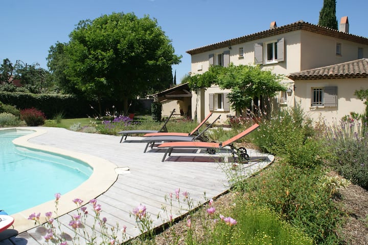 Maison De Famille Aix En Provence, 12 Personnes - Cabriès