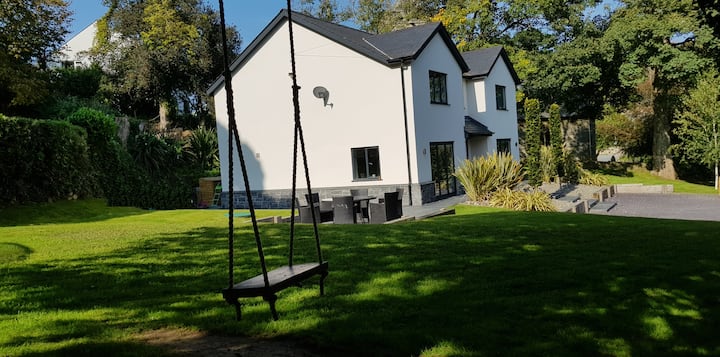 Llanbedrog Holiday Rentals & Homes - Wales, United Kingdom | Airbnb