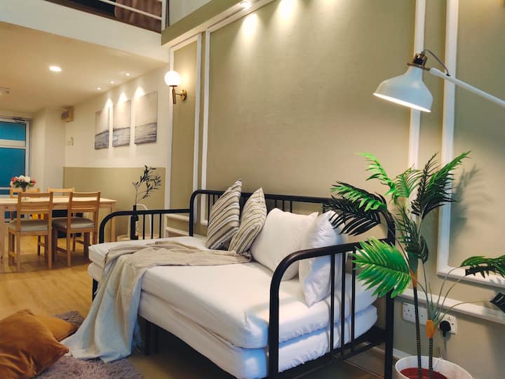 Bonjour! French Minimalist Duplex Suite@spicearena - Bayan Lepas