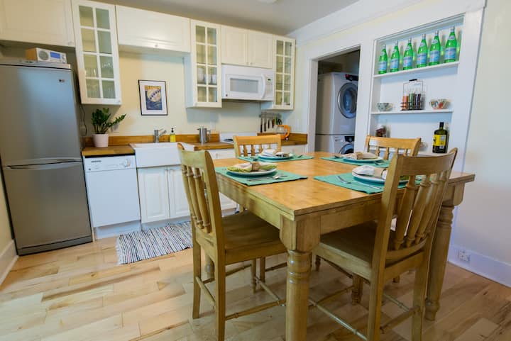 2br 950sf Sunlit Garden Unit W/ Patio Walkscore 92 - Ballard - Seattle