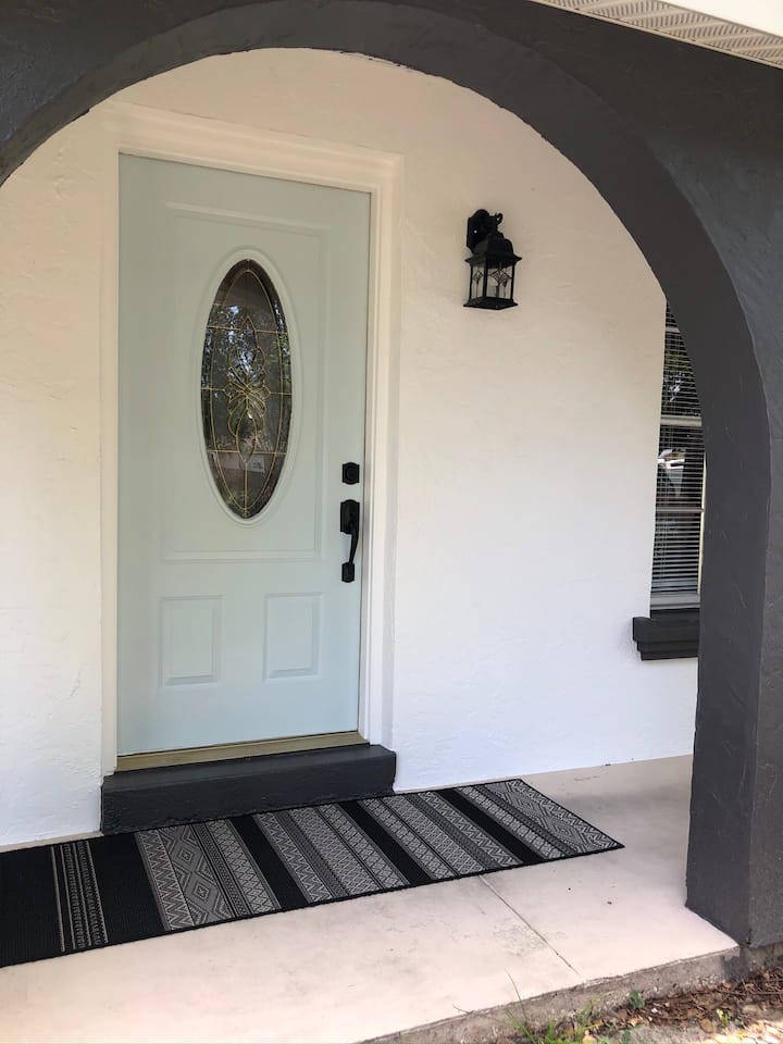 Cool Pool Wood House - Sarasota, FL