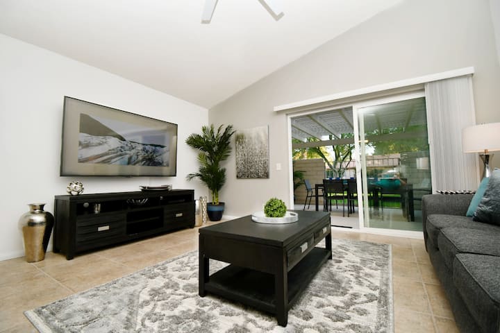 Walk To Coachella & Stage Coach! -Big 3 Bedroom! - United States