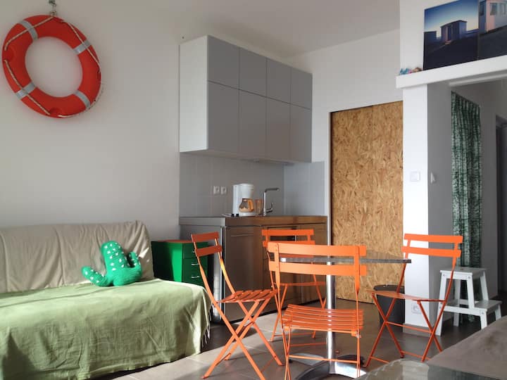 Studio Vue Mer Et Parking En Centre-ville - La Grande-Motte