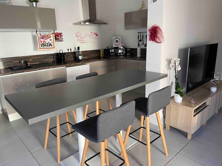 Charmant Logement Proche De La Gare - 아를