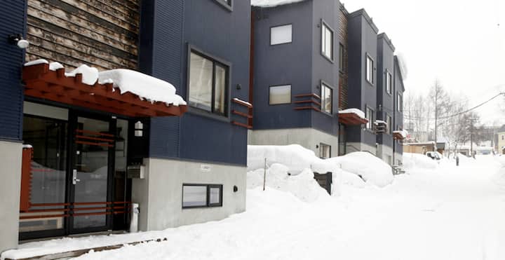 Shinsetsu #4 2 Bedroom 2 Bathroom, Hirafu - Niseko