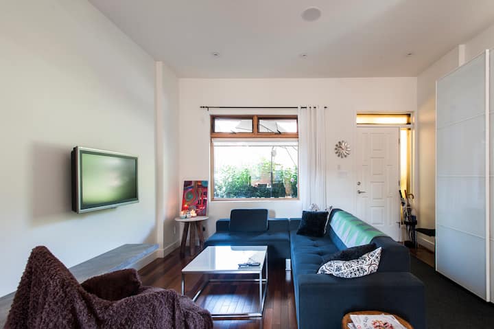 Superb Little Italy, Toronto - Toronto