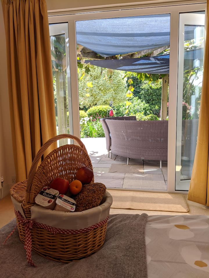 The Bun Room, Private Double Room With En-suite. - New Forest