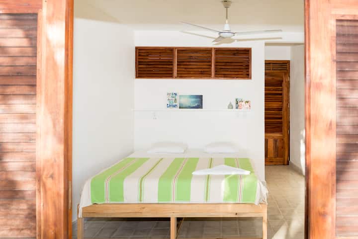 Sirena Surf House - Cuarto Charlie - Nicaragua