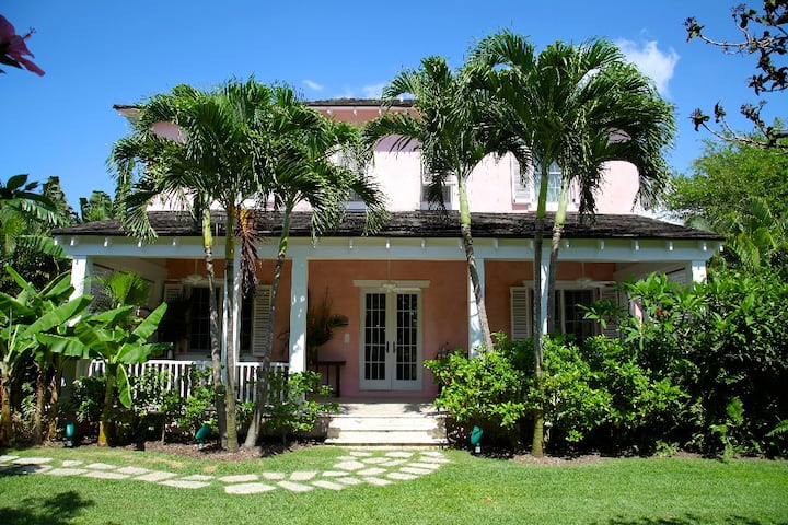 West Hill House In Old Fort Bay - Nassau