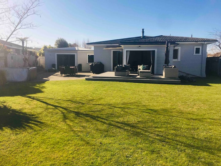 Serenity With A Spa - Napier, New Zealand