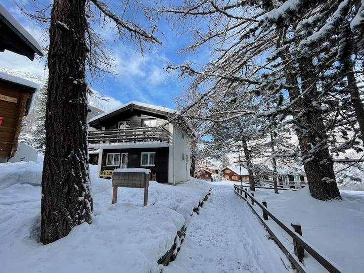 Updated 3-bedroom, Sleeps 6, Glacier View - Saas-Fee