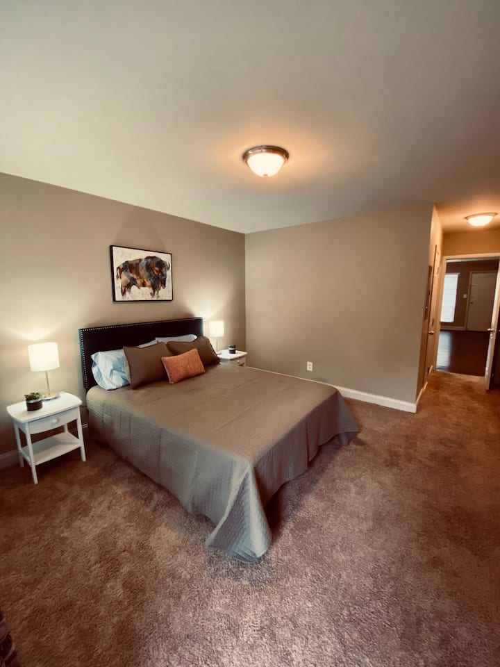 Golf Course View 1st Floor Highlands Apartment - Birmingham, AL