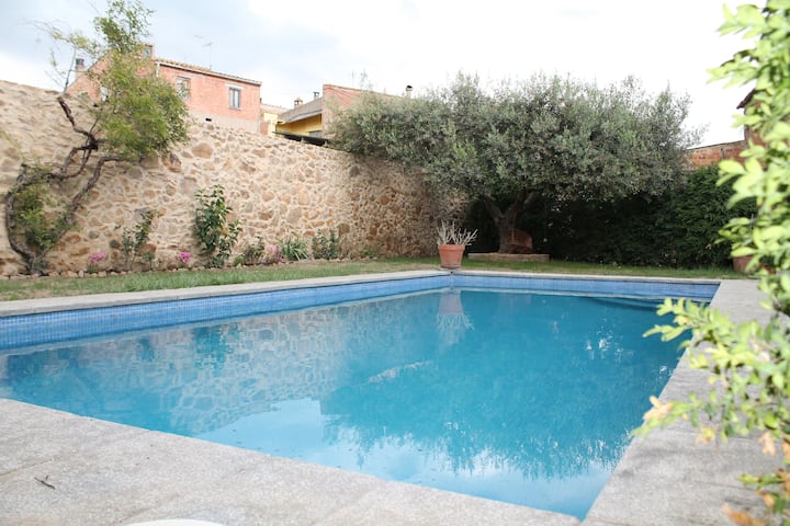 Casa En Entorn Tranquil Al Baix Empordà - Peratallada