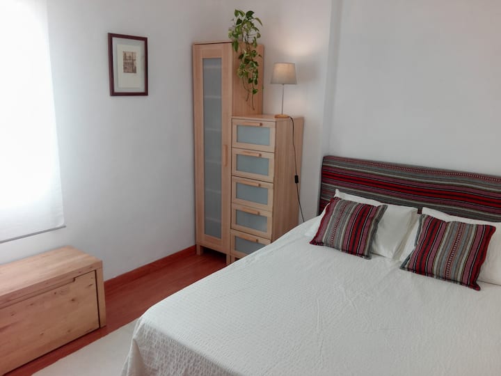 Apartamento Muy Luminoso Teodosio - Sevilla, İspanya