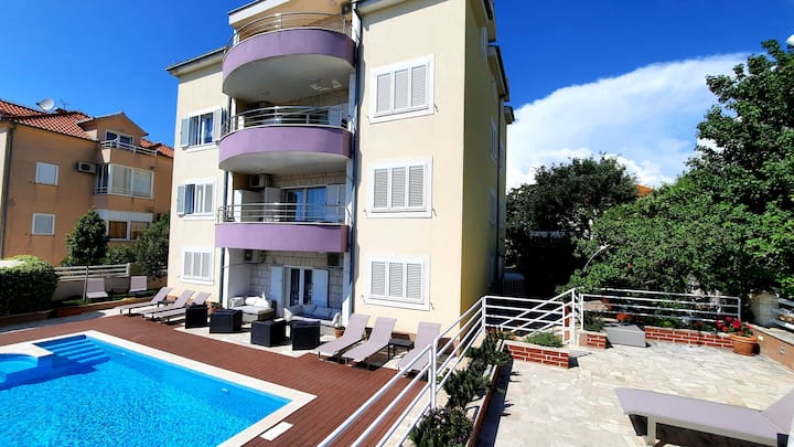 All In One Apartments With Shared Pool - Split