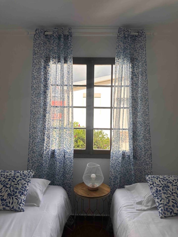Casa Valhalla-the Blue Twin-room. - Funchal