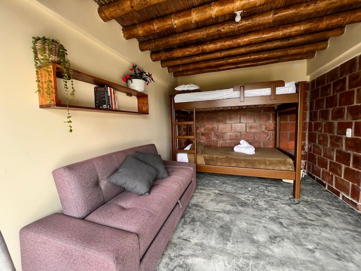 Bhutan Country Room 1 For 3 With Private Bathroom - Filandia