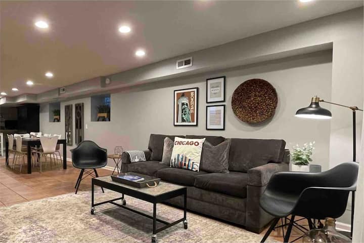 Bike The Lakefront From A Sleek Urban Retreat - Chicago