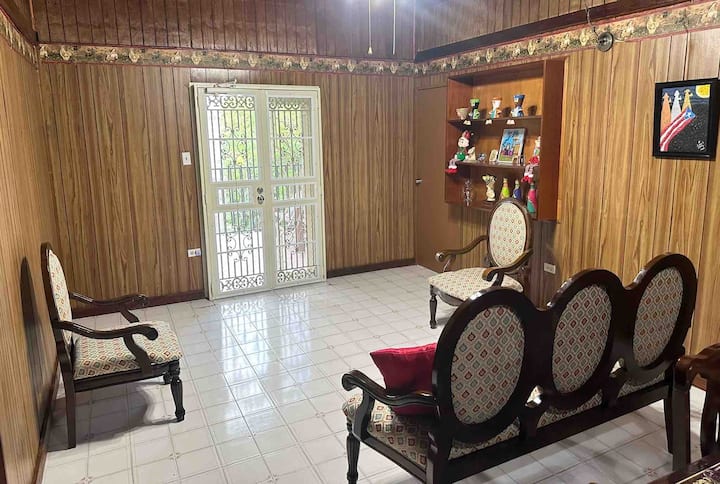 Casa D' Campo Doña Di Retreat - San Germán